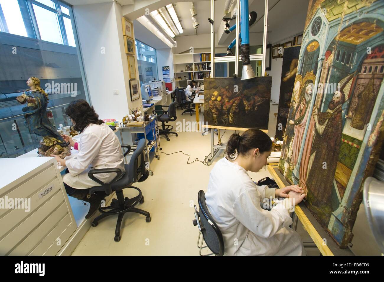 Bilbao museum restoration hi-res stock photography and images - Alamy