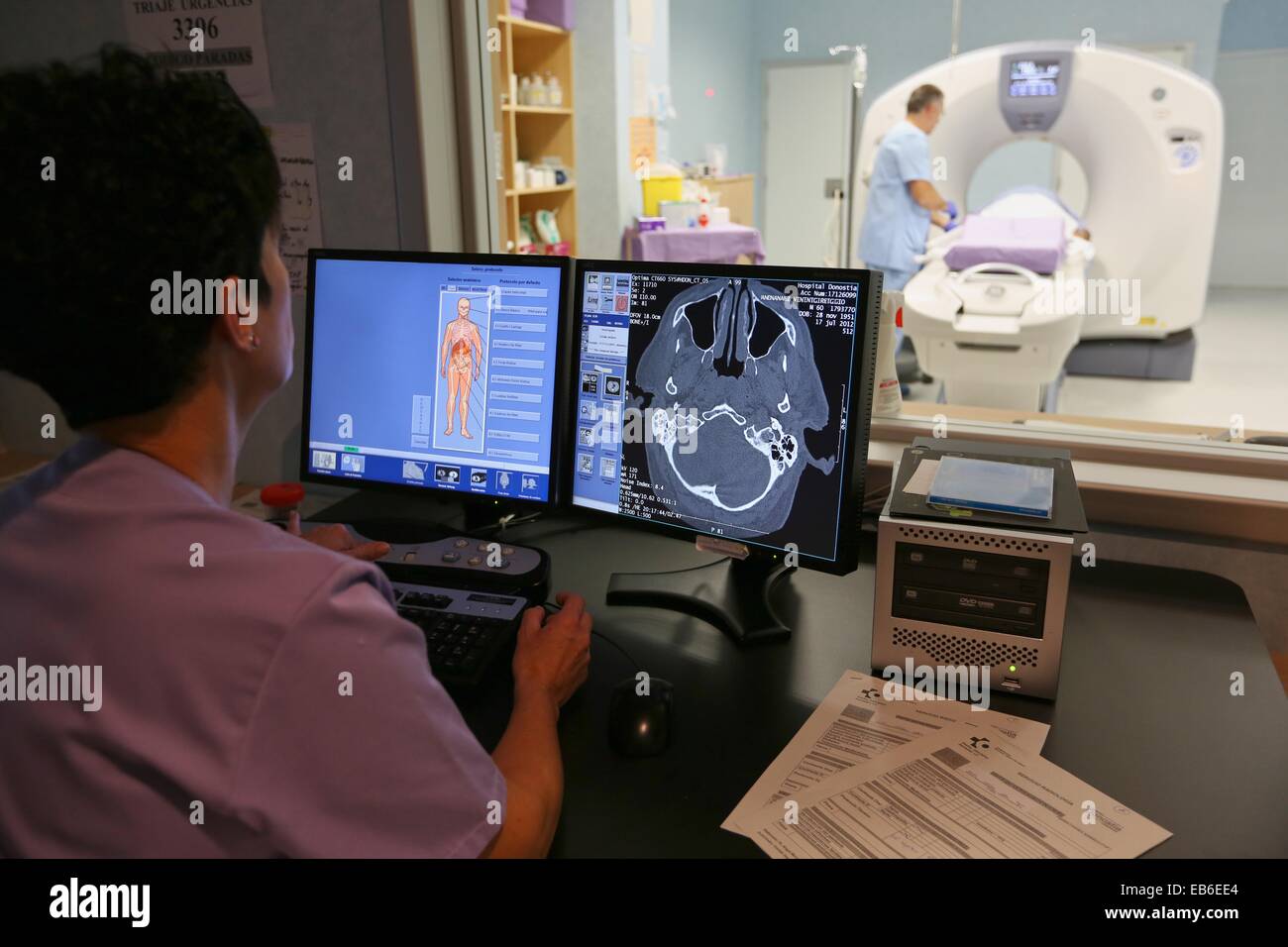 Medical scan interpretation hi-res stock photography and images - Alamy