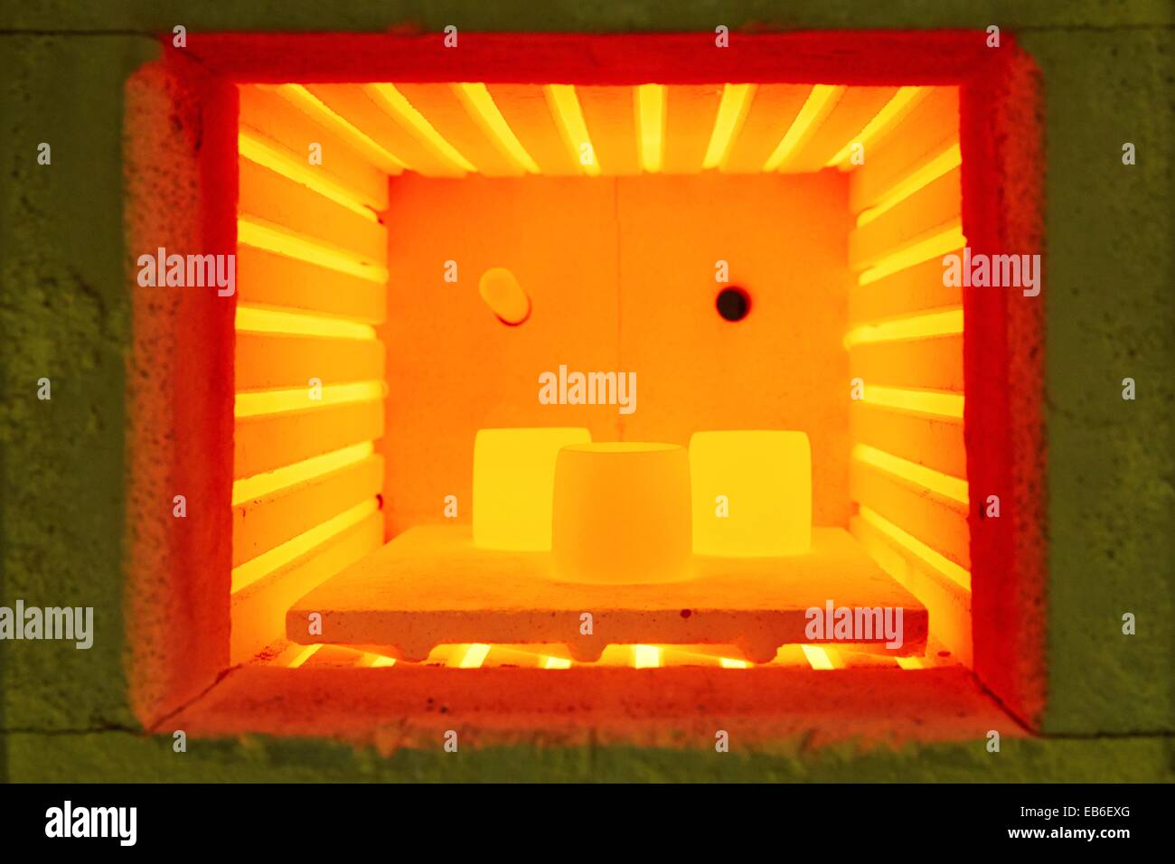Crucible laboratory hi-res stock photography and images - Alamy