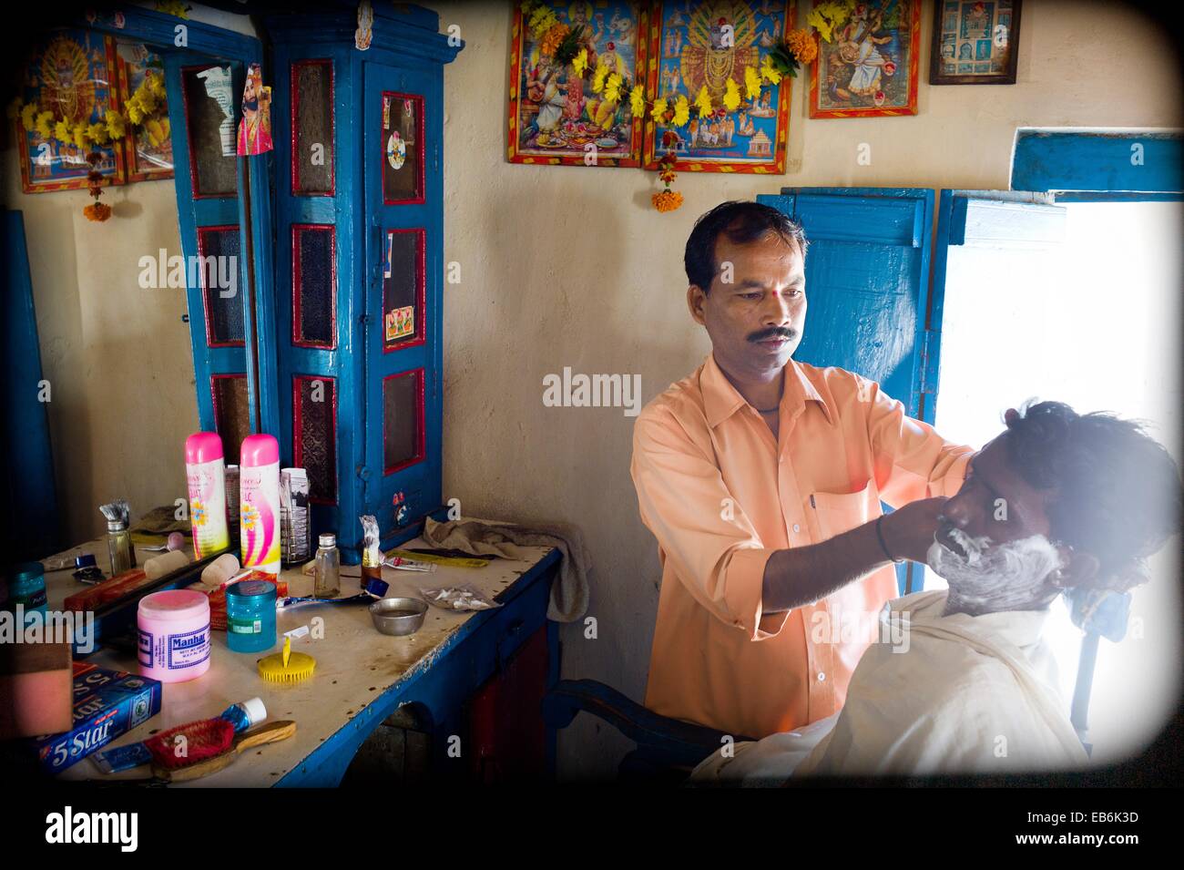 Barber´s shop in Mundgod, Karnataka, India, Asia Stock Photo - Alamy