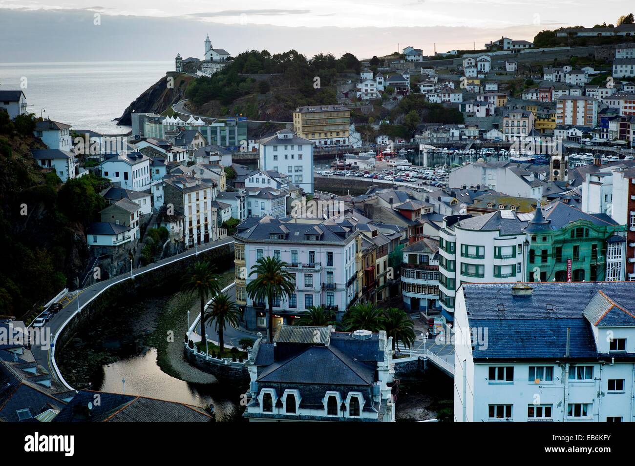 Camino del acantilado del mar hi-res stock photography and images - Alamy