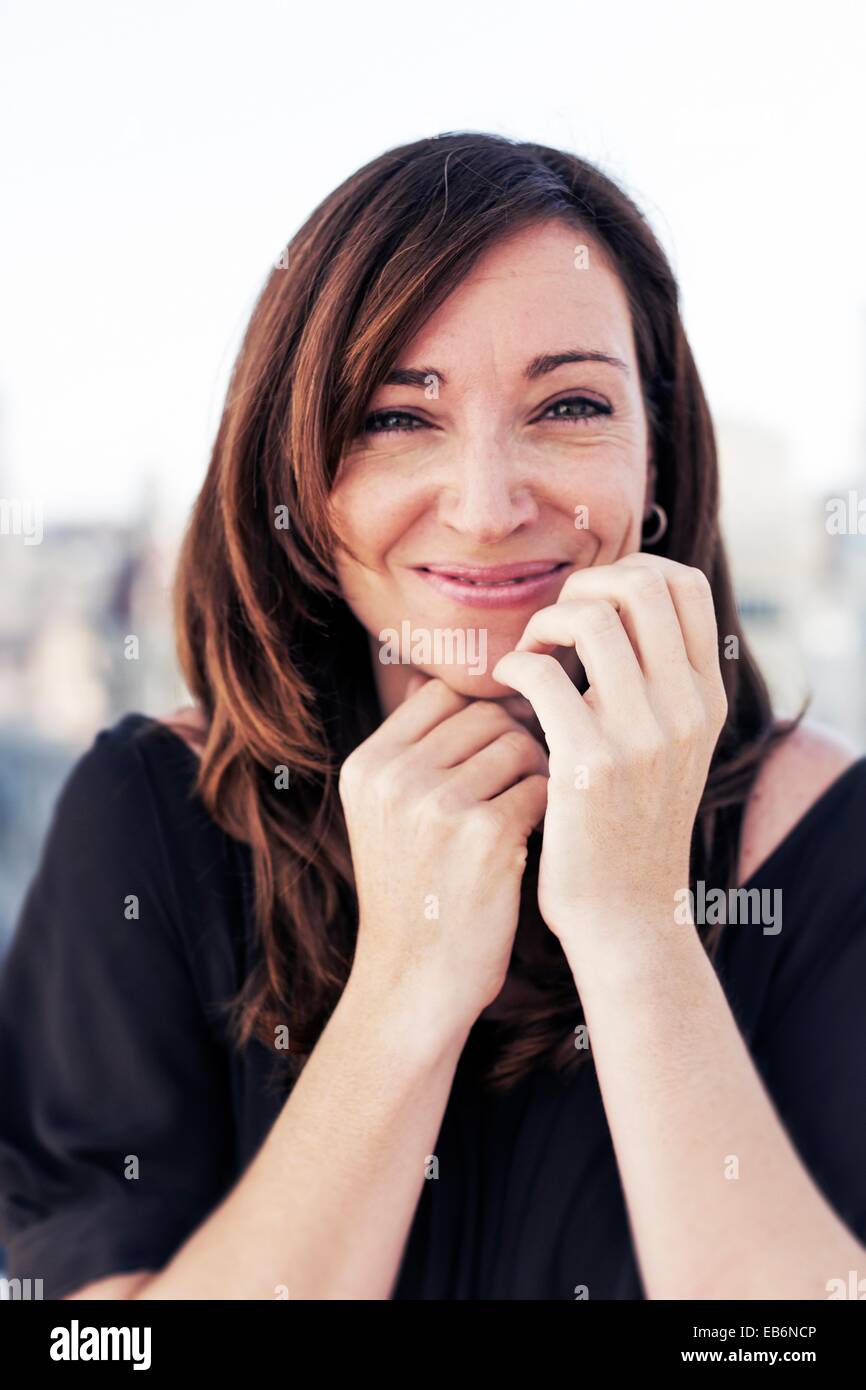 Woman dressed in black hi-res stock photography and images - Alamy