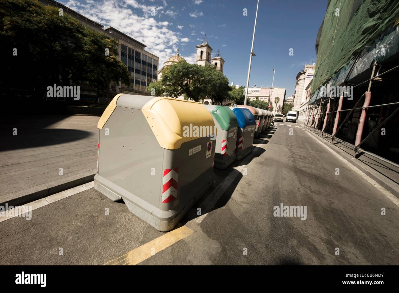 Rubbish bins barcelona spain hi-res stock photography and images - Alamy