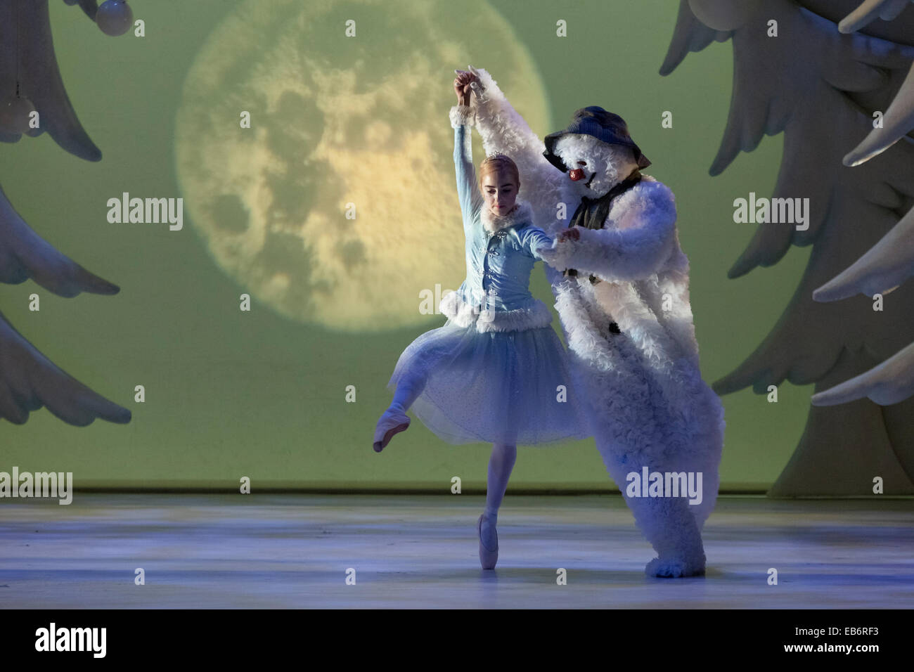 Martin Fenton & Caroline Crawley in a duet from "The Snowman" at the ...