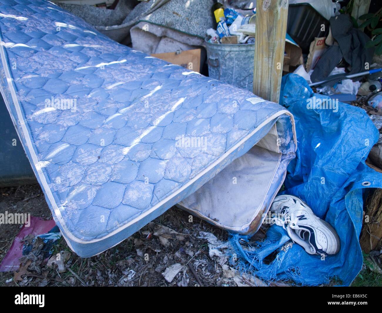 Family in foreclosed house hi-res stock photography and images - Alamy