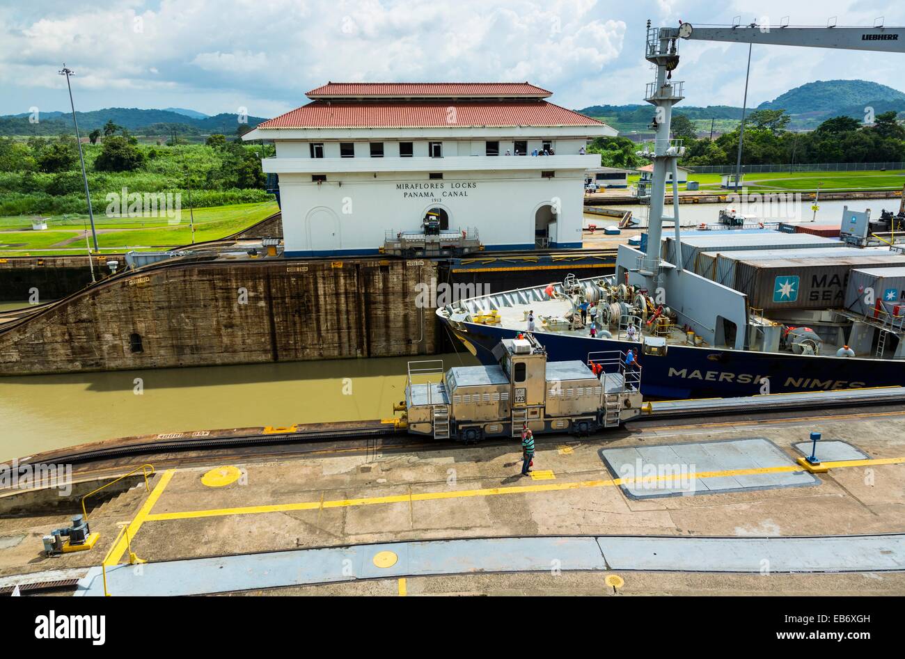Panama canal building mountain hi-res stock photography and images - Alamy