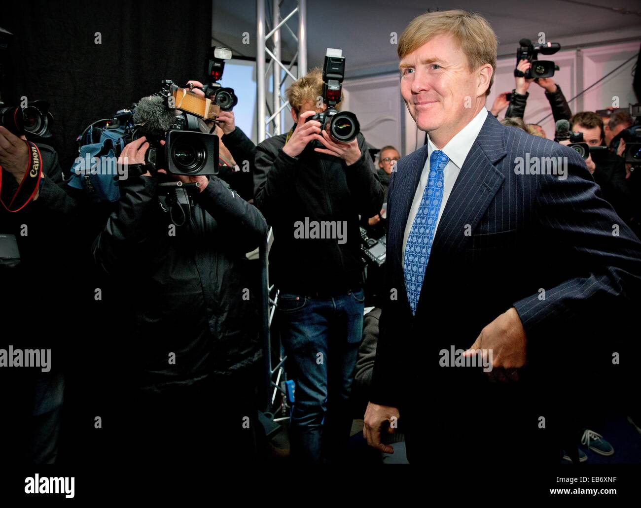 King willem alexander netherlands pilot hi-res stock photography and ...