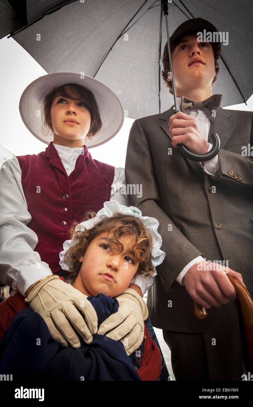Child Victorian Costume Stock Photos & Child Victorian Costume Stock ...