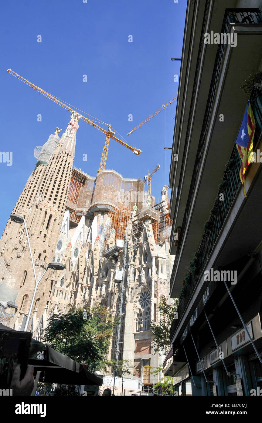 La Sagrada Familia, Roman Catholic basilica under construction in ...