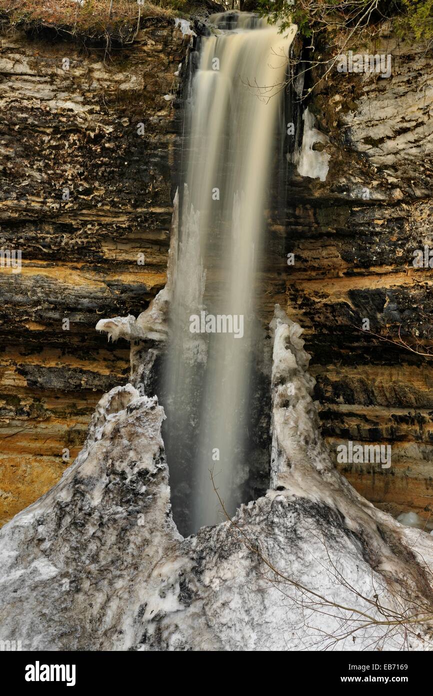 Munising falls creek hi-res stock photography and images - Alamy