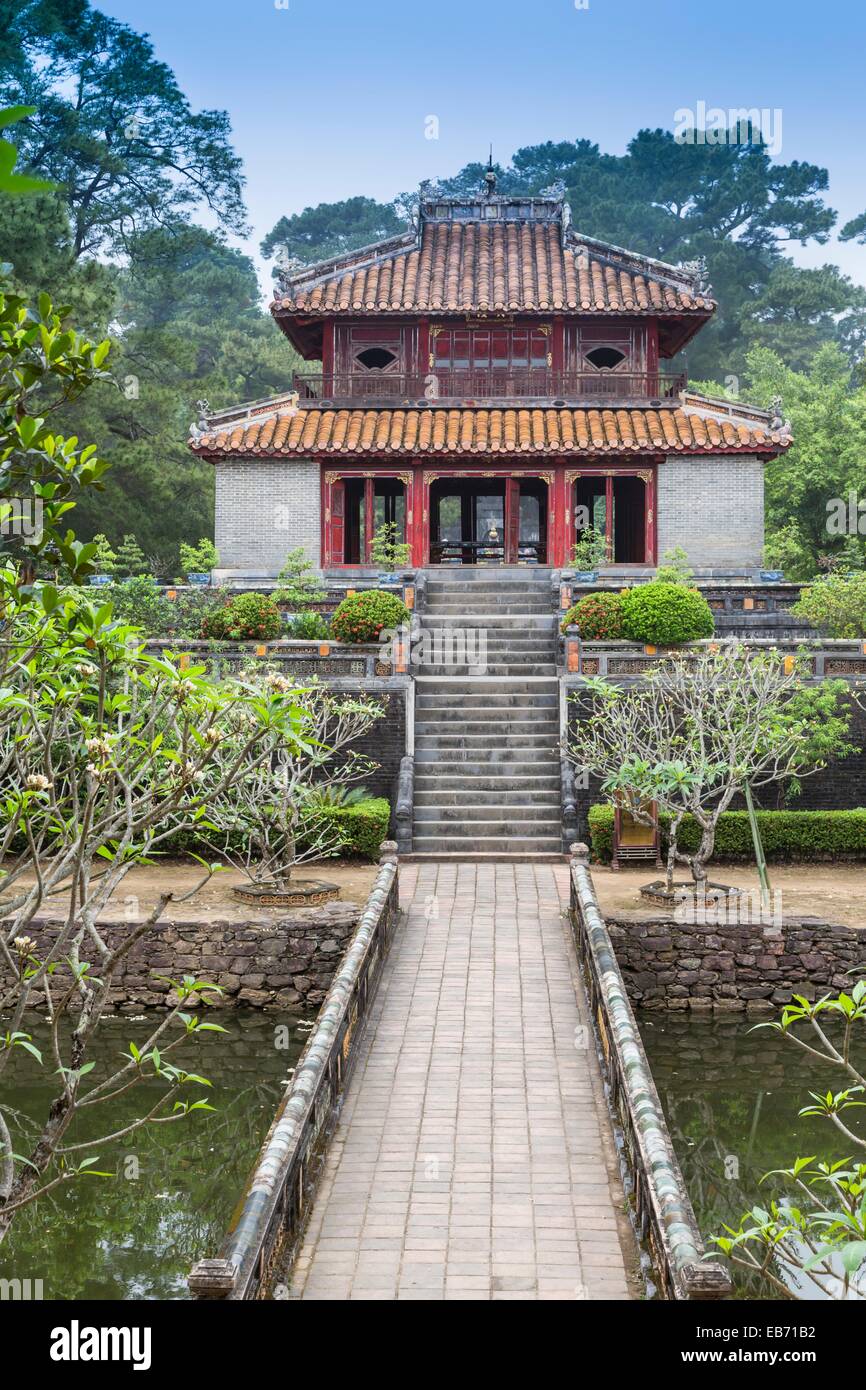 The Ming Mang Tomb complex of gates, buildings and statues near Hue ...