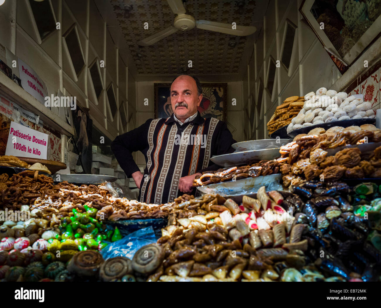 CANDY SELLER THE SOUKS MARRAKESH MOROCCO Stock Photo - Alamy