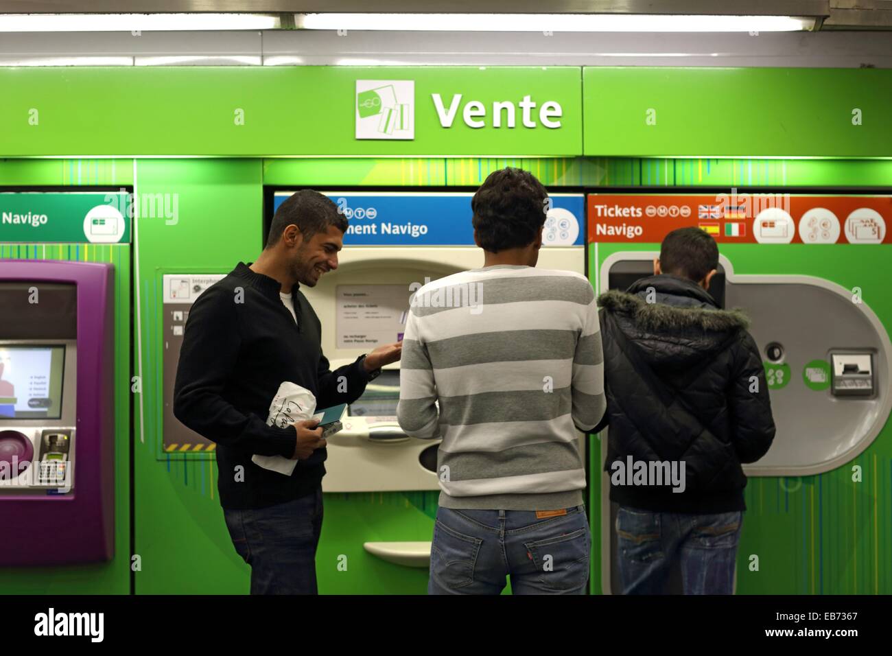 Ticket vending machine paris hi-res stock photography and images - Alamy
