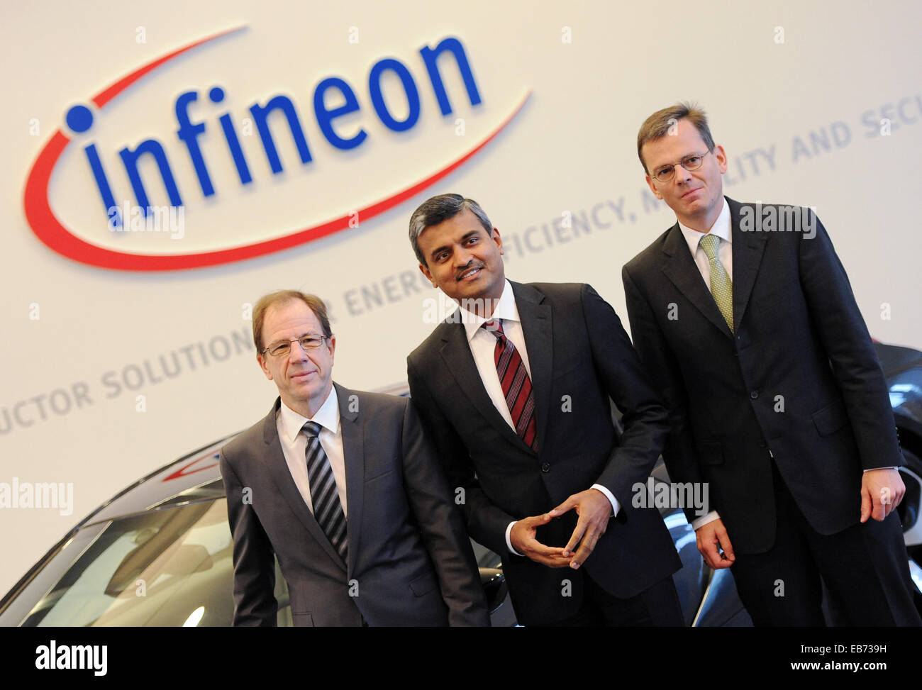 Munich, Germany. 27th Nov, 2014. Infineon CEO Reinhard Ploss (L-R ...