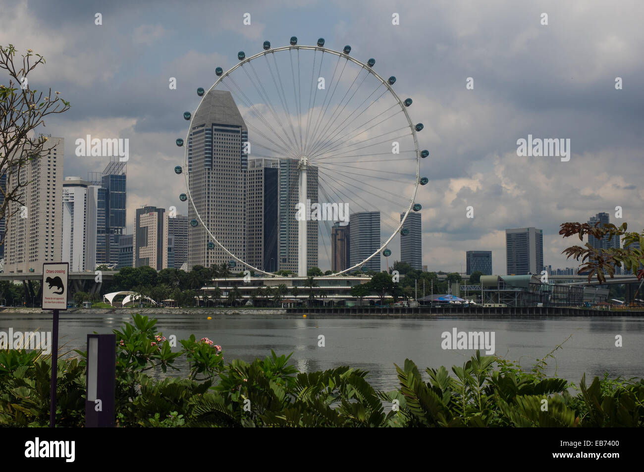 Modern skyline and sky hi-res stock photography and images - Alamy