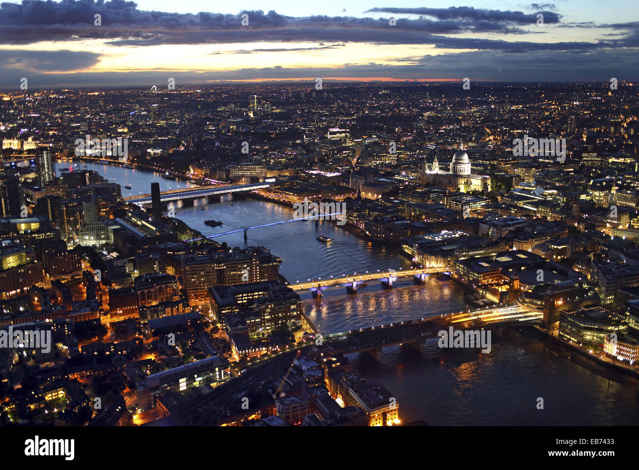 St pauls london eye night hi-res stock photography and images - Alamy