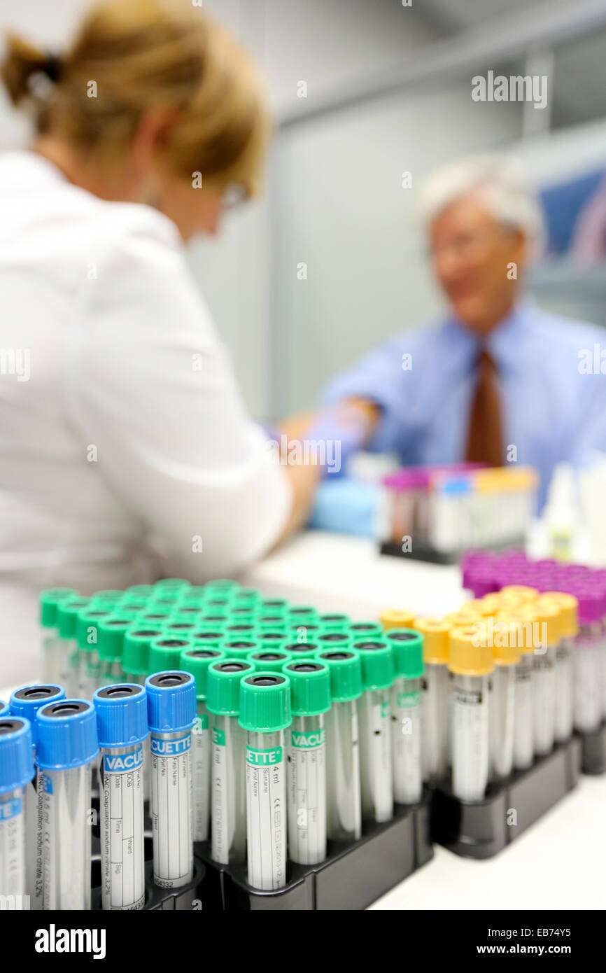 Field hospital blood hi-res stock photography and images - Alamy