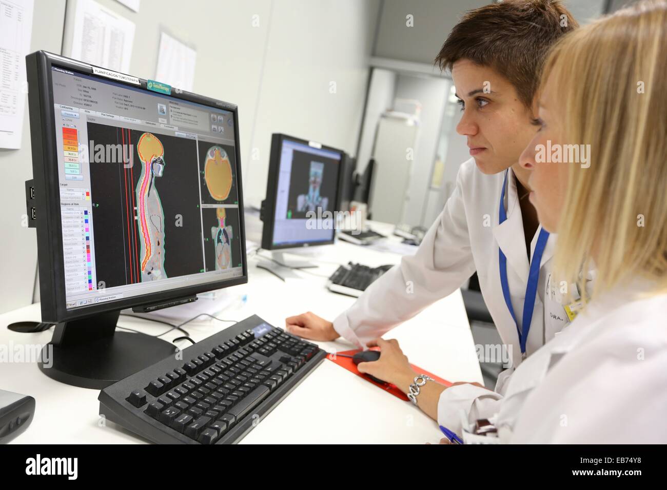 Treatment craniospinal and ORL with IMRT Intensity Modulated Radiation ...