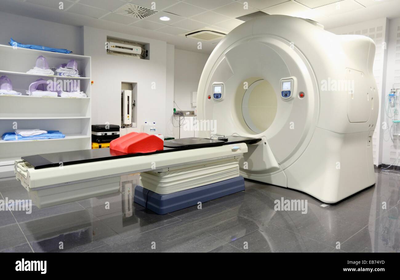 External beam radiotherapy hi-res stock photography and images - Alamy