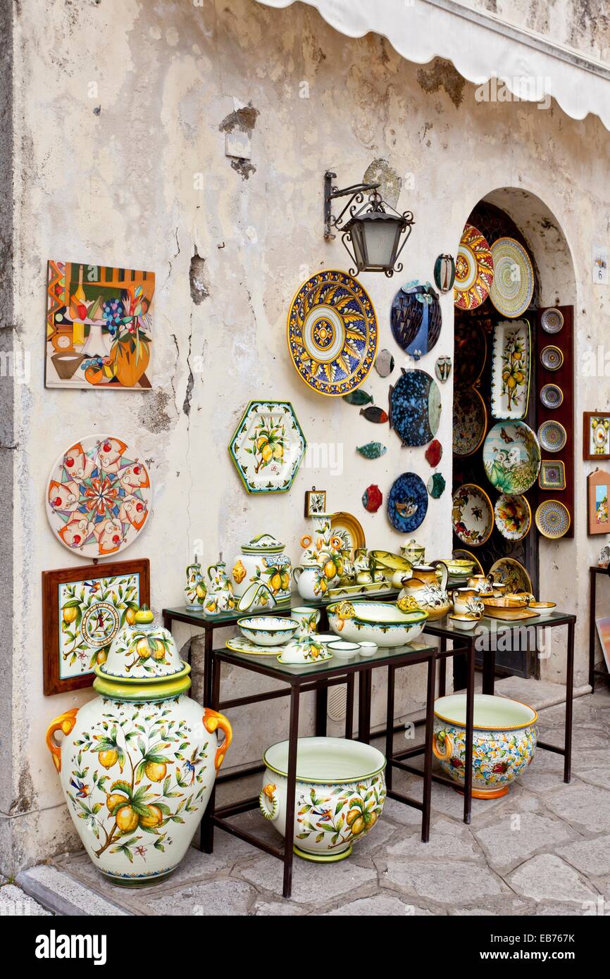 A shop selling ceramics in the village of Ravello, Italy Stock Photo ...