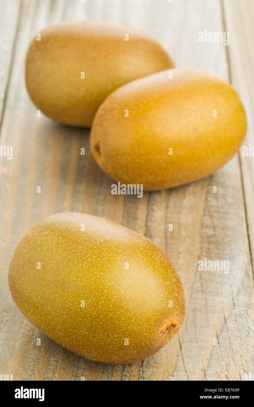 Whole kiwifruit hi-res stock photography and images - Alamy