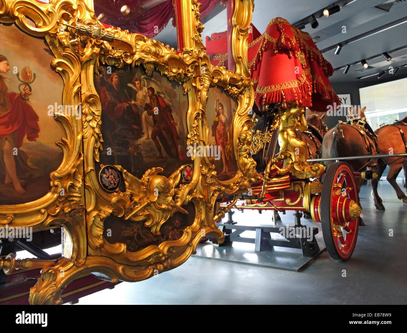 Lord mayor of london state coach hi-res stock photography and images ...