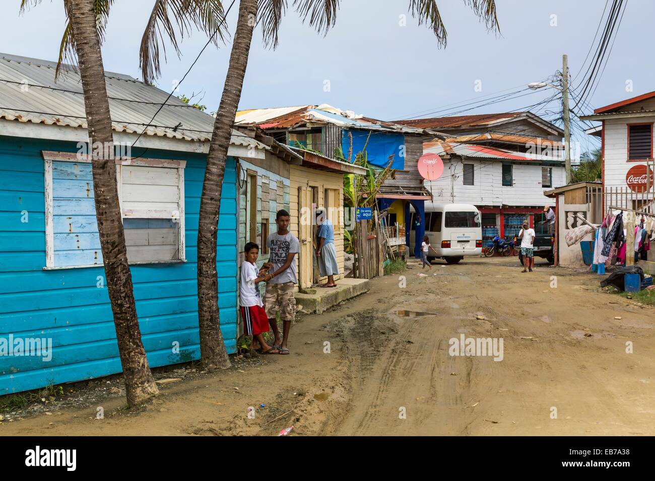 French harbor roatan hi-res stock photography and images - Alamy