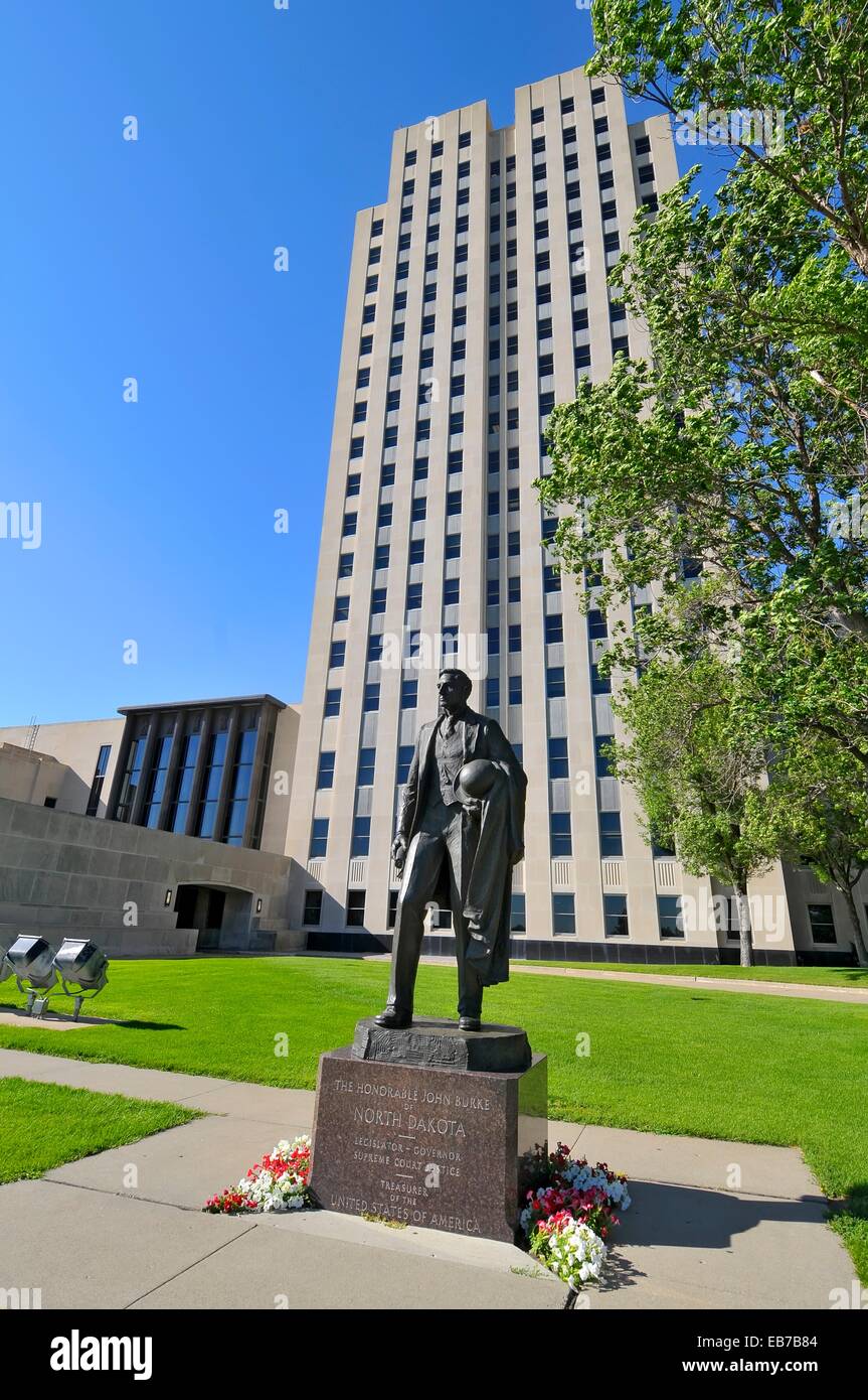 Courthouse symbolism hi-res stock photography and images - Alamy
