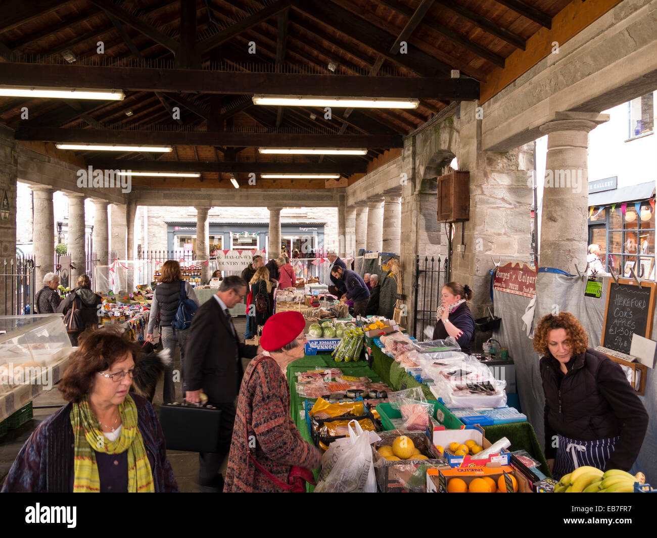 Covered market hall hi-res stock photography and images - Alamy