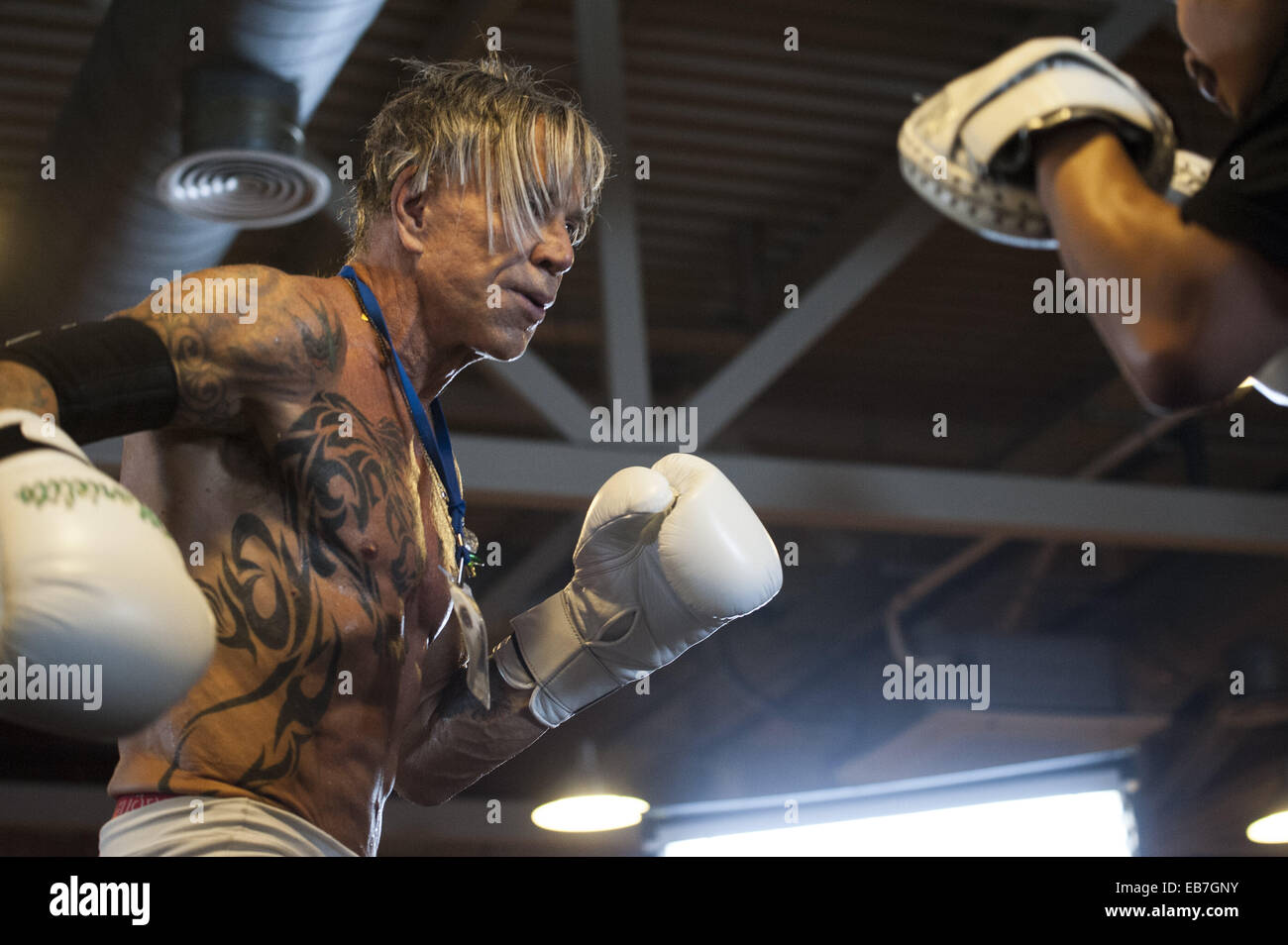 Mickey rourke boxing hi-res stock photography and images - Alamy