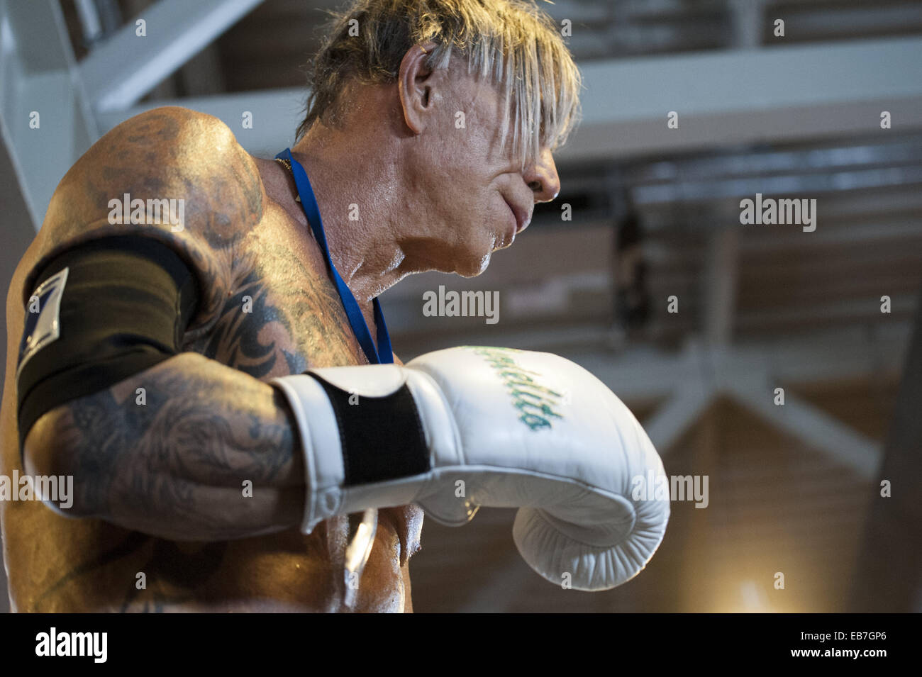 Mickey rourke boxing hi-res stock photography and images - Alamy