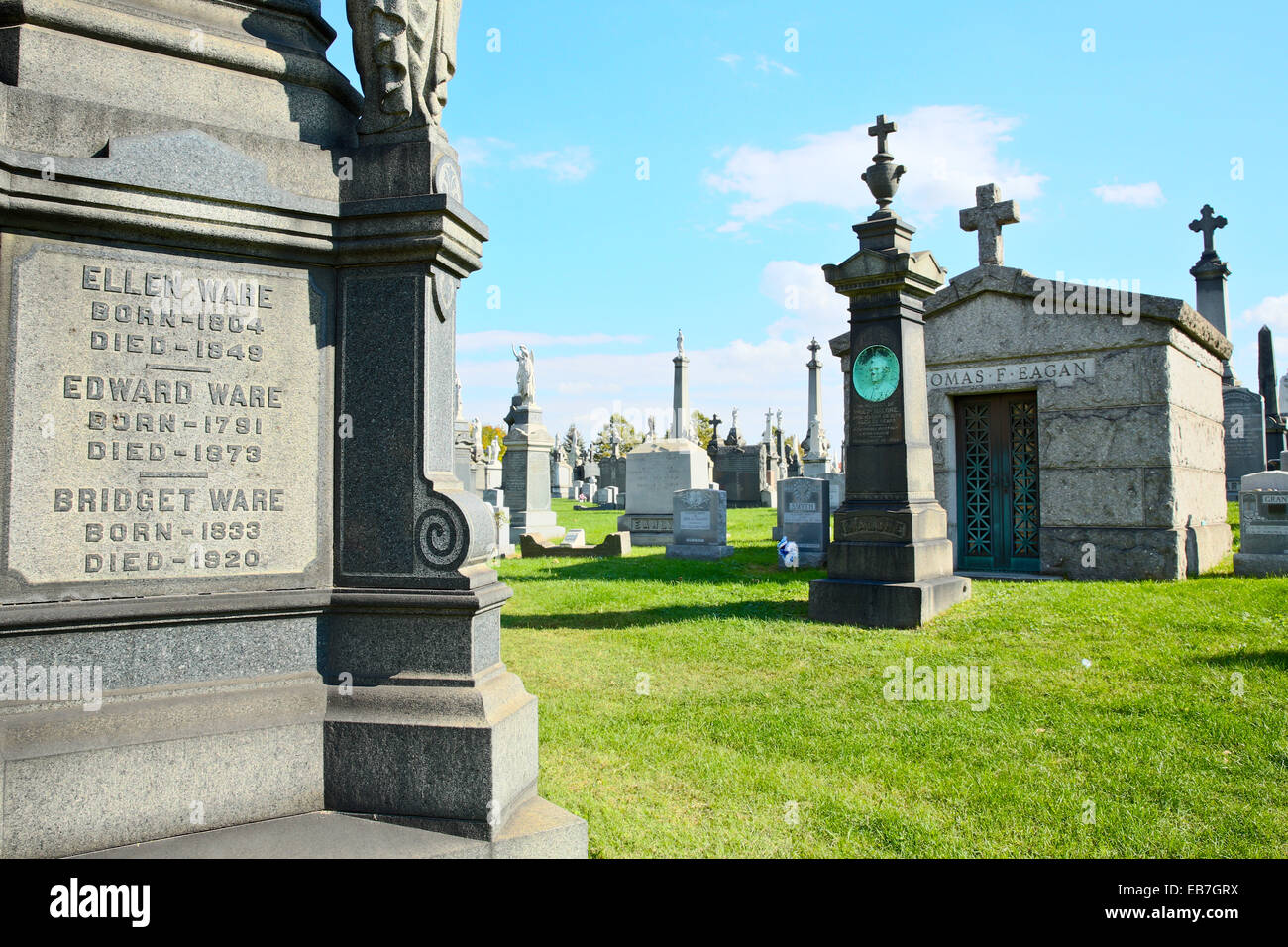 Calvary cemetery and mausoleum hi-res stock photography and images - Alamy