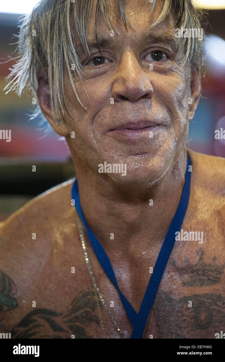 Mickey rourke boxing hi-res stock photography and images - Alamy