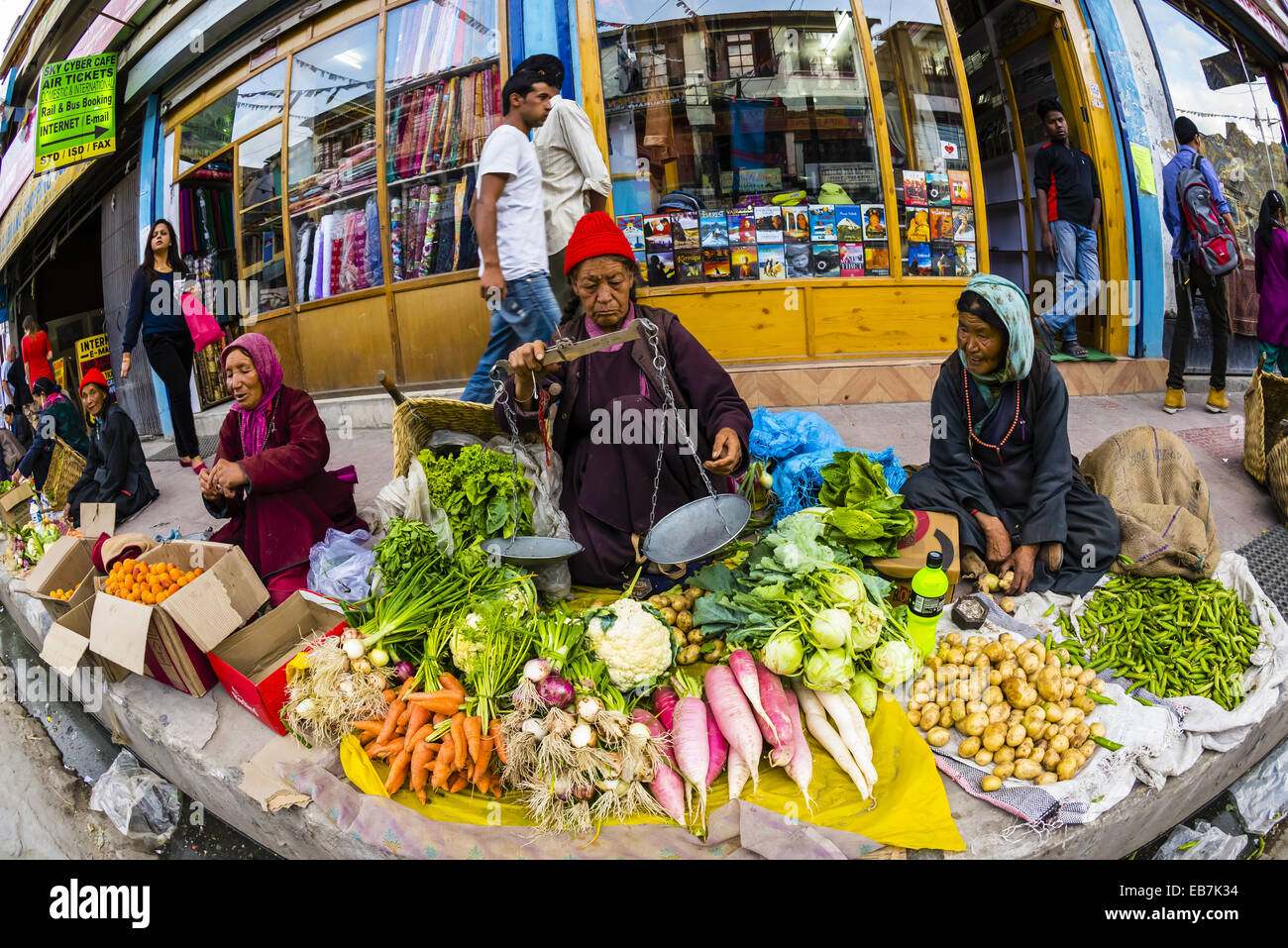 Leh ladakh india market bazaar street High Resolution Stock Photography ...