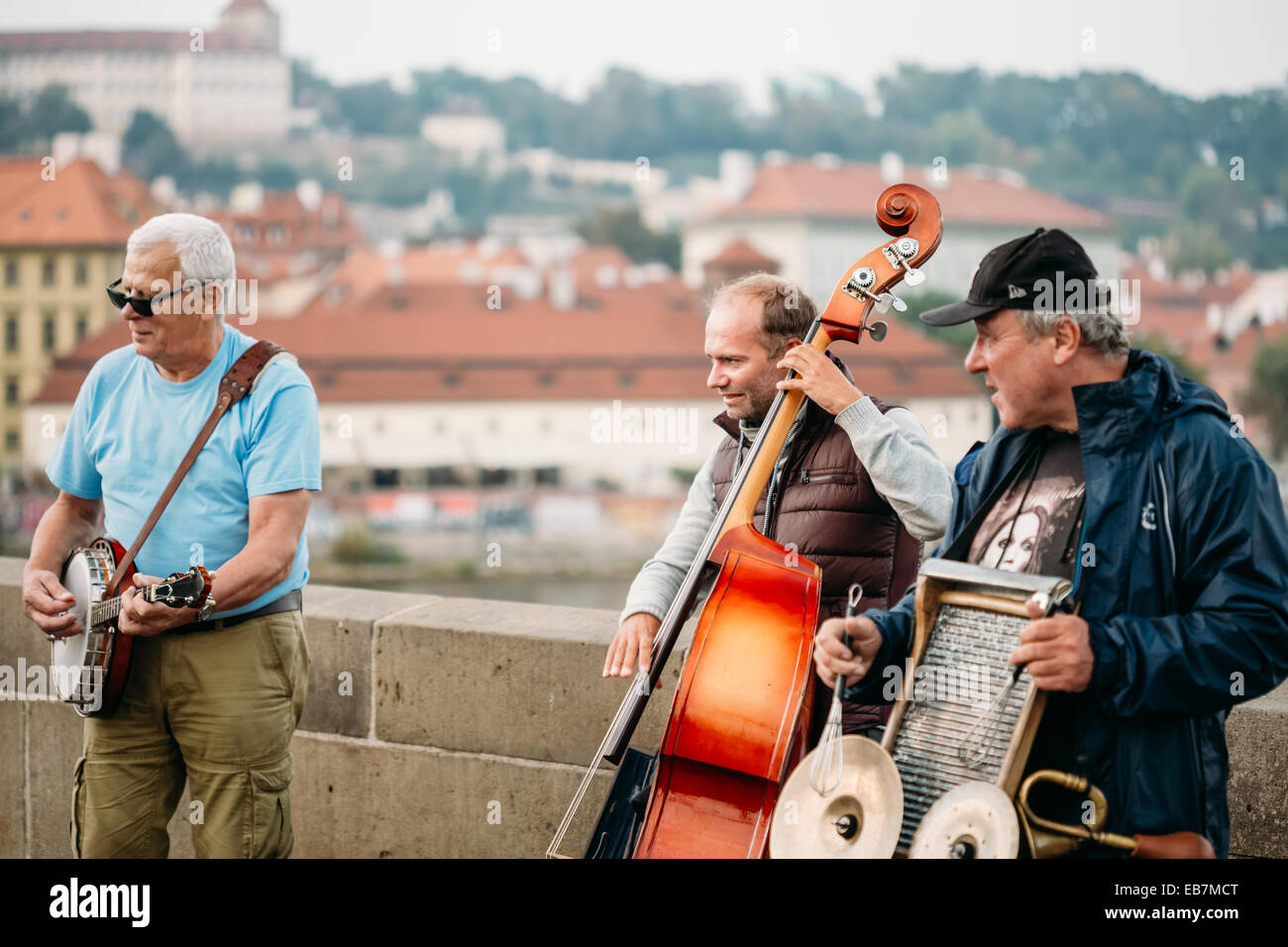 Buskers money hi-res stock photography and images - Alamy