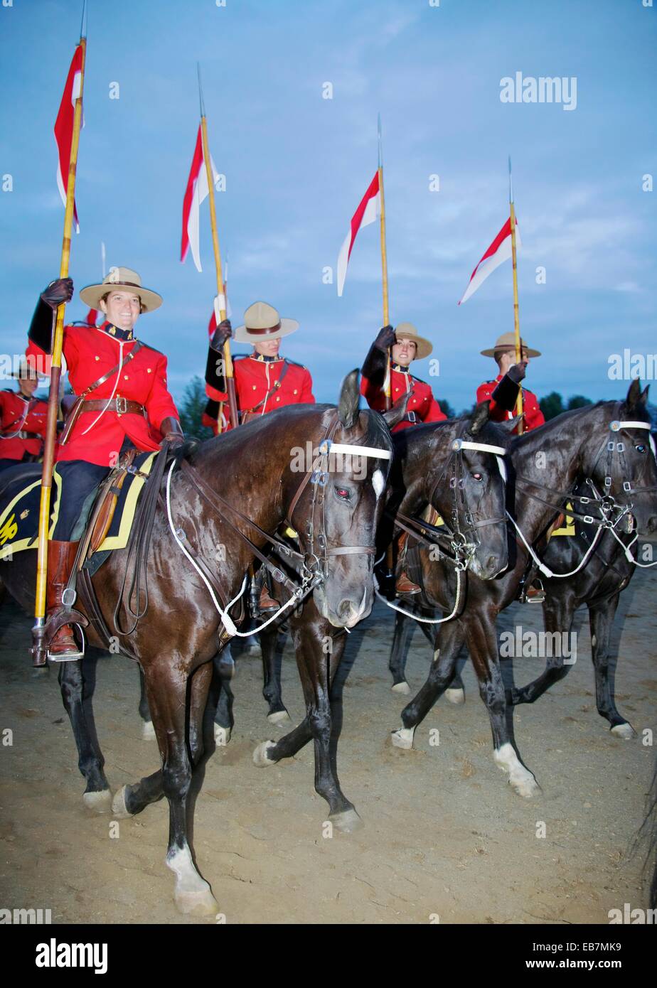 Rcmp officer uniform hi-res stock photography and images - Alamy