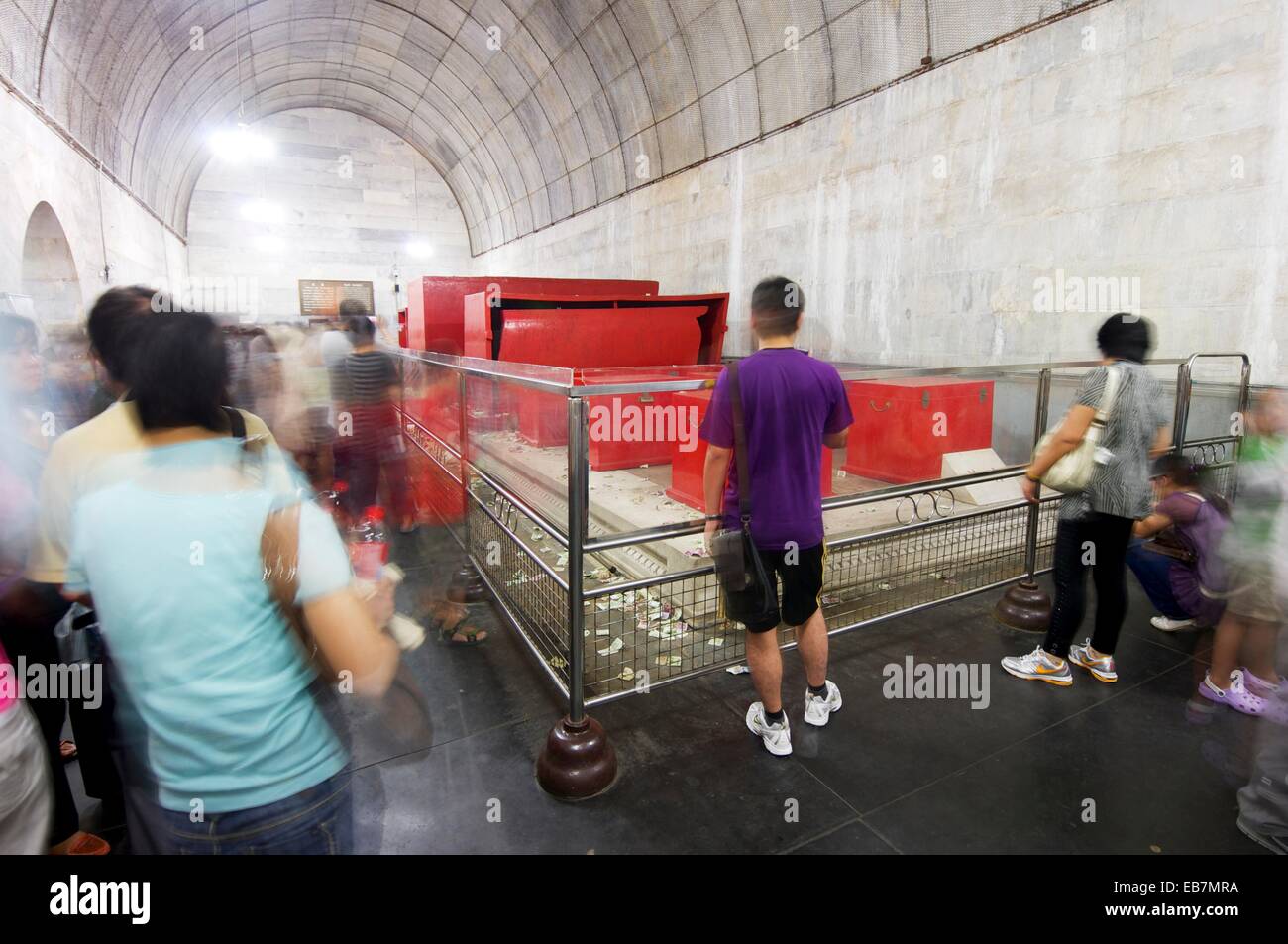 Inside ming tomb hi-res stock photography and images - Alamy