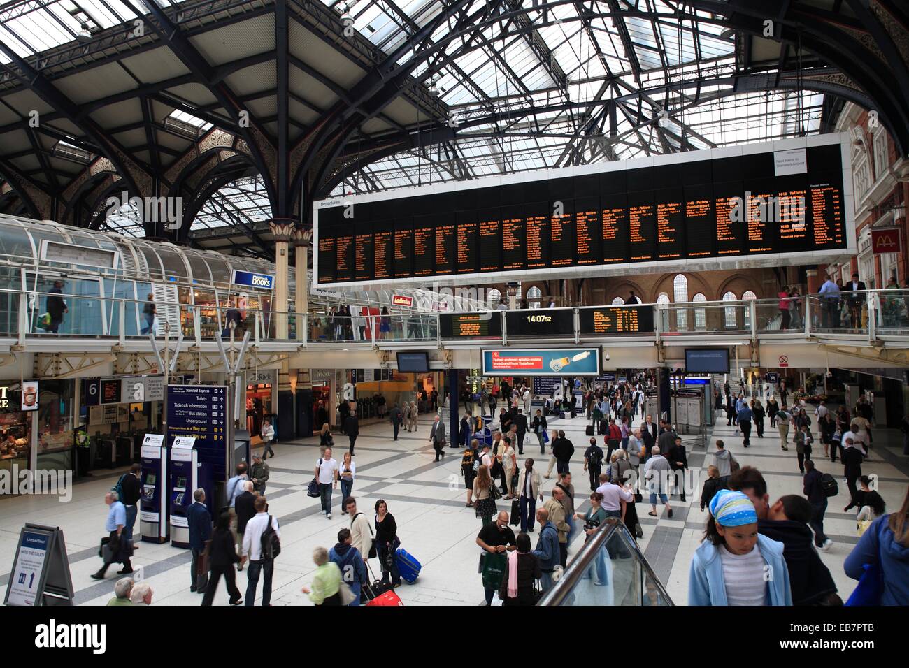 Inside victoria station london england hi-res stock photography and ...