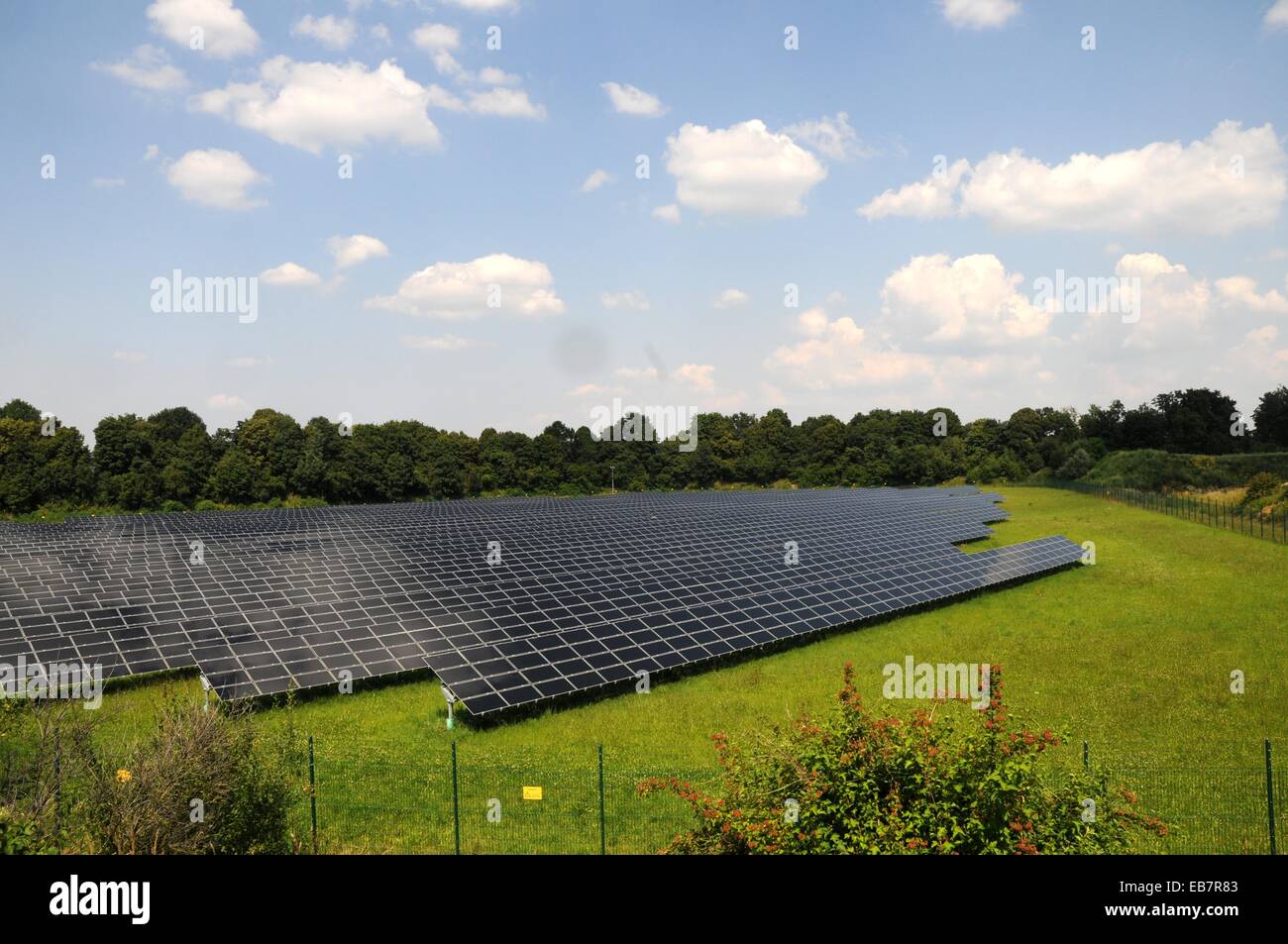 Electricity stanchion hi-res stock photography and images - Alamy