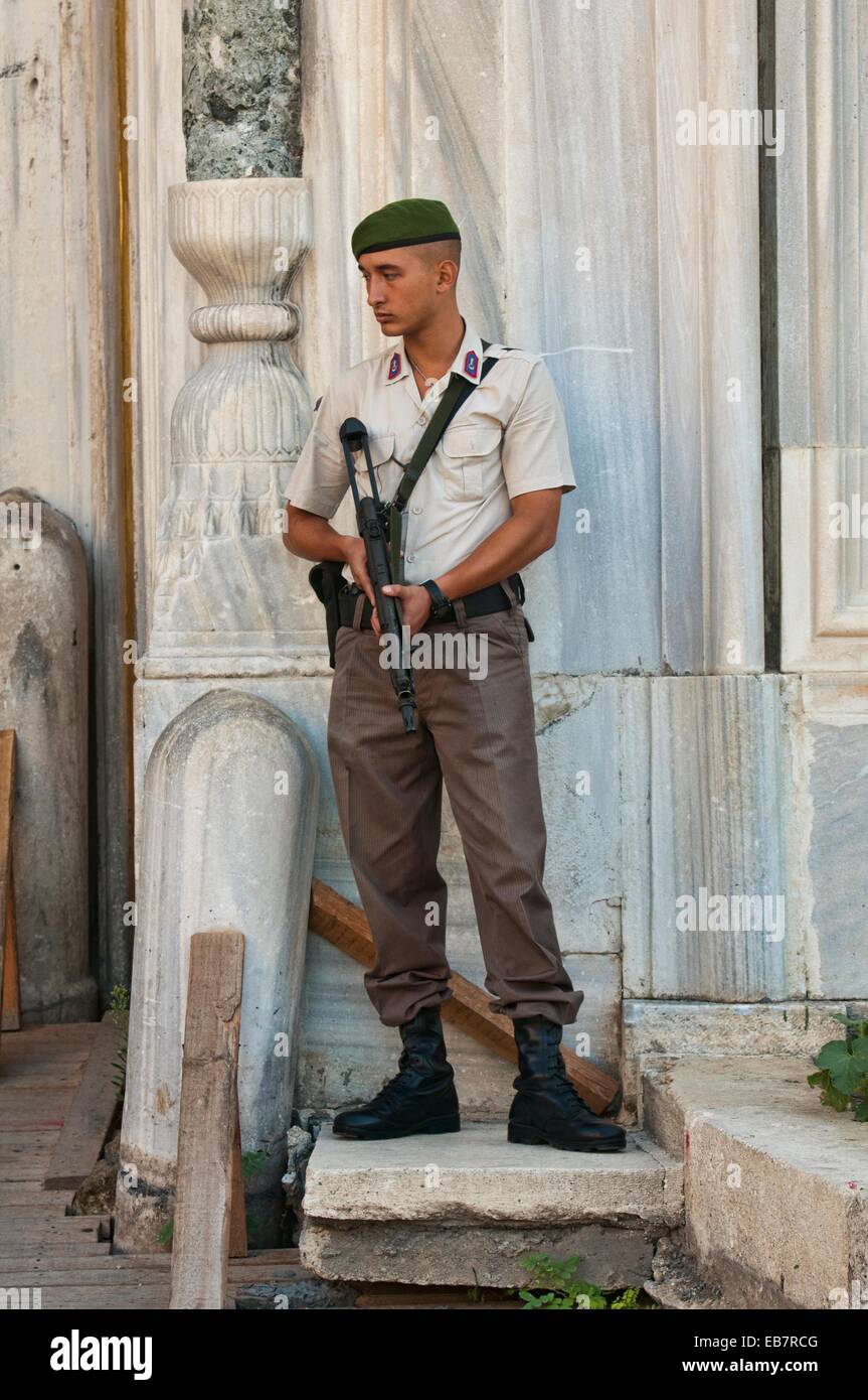 Turkish soldier guarding the palace, Istanbul, Turkey Stock Photo - Alamy