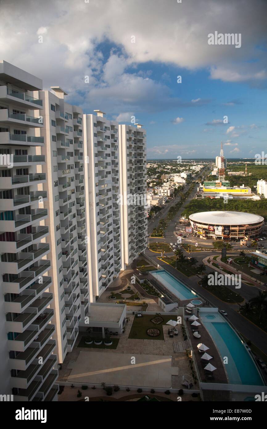 Cancun city mexico downtown hi-res stock photography and images - Alamy