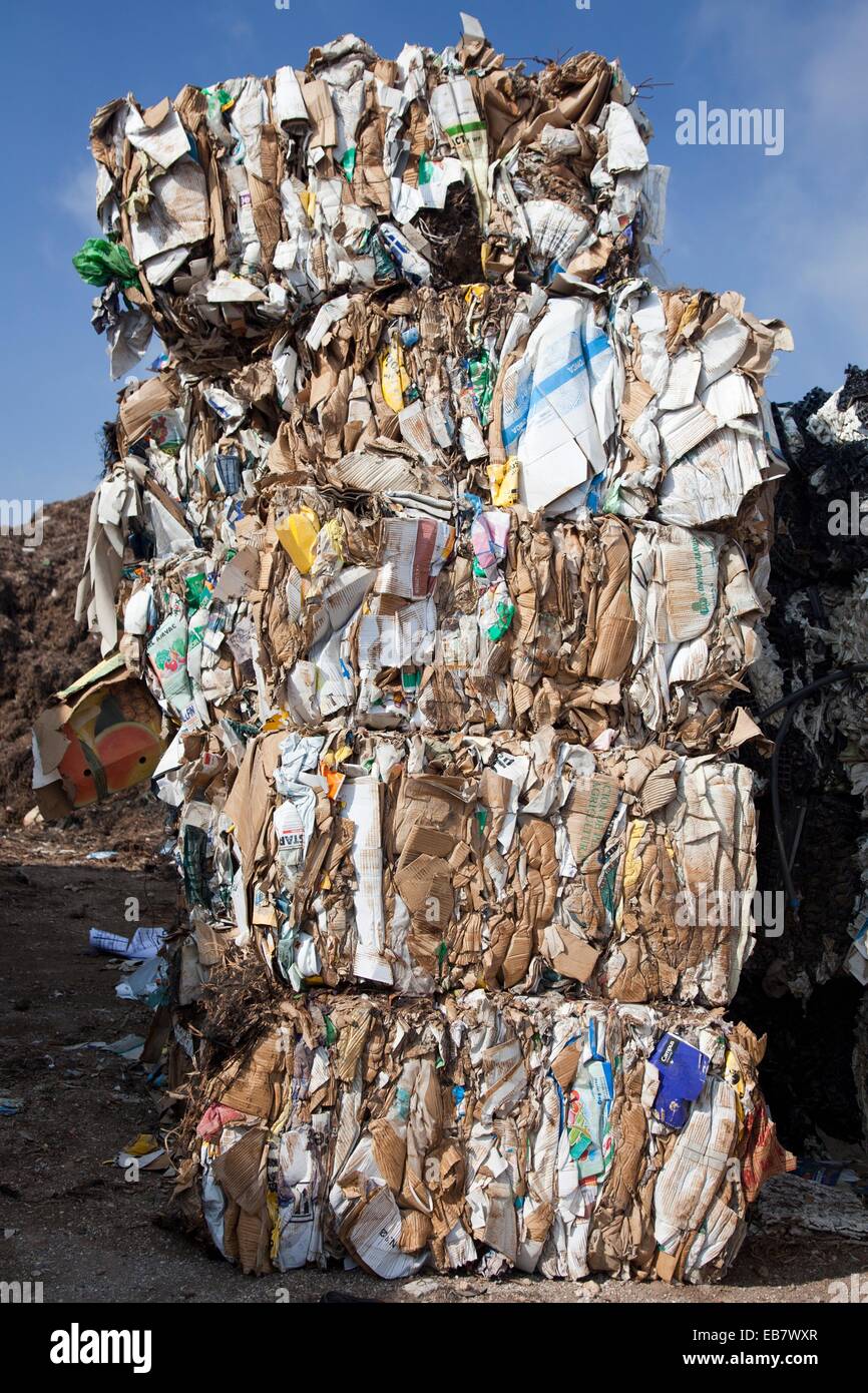 Bales of paper hi-res stock photography and images - Alamy