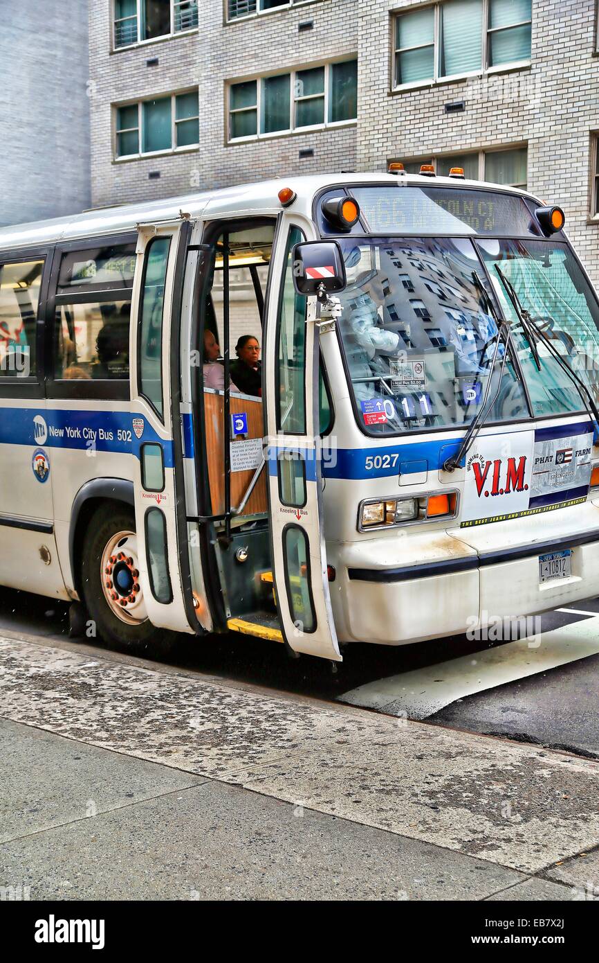 New york city transit bus hi-res stock photography and images - Alamy