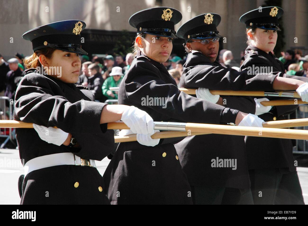 Female army cadets hi-res stock photography and images - Alamy