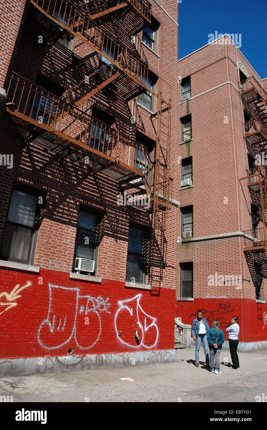 New york apartment buildings hi-res stock photography and images - Alamy
