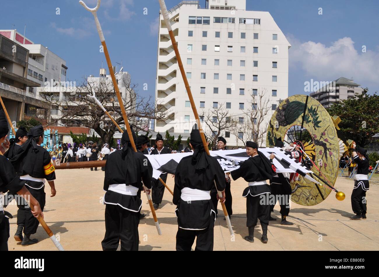 Okinawan man in traditional costume hi-res stock photography and images ...