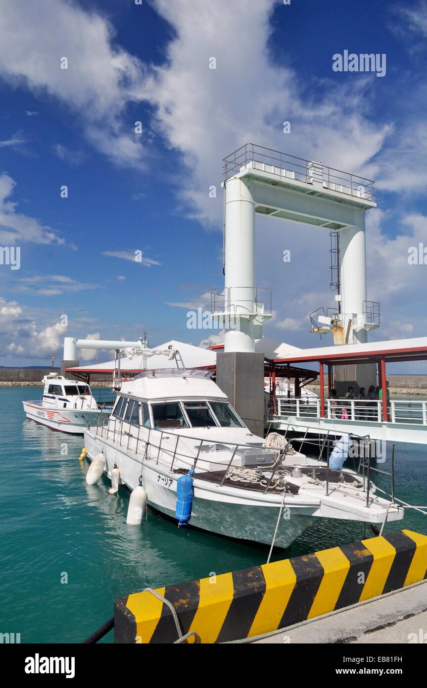 Okinawa island pier beach hi-res stock photography and images - Alamy
