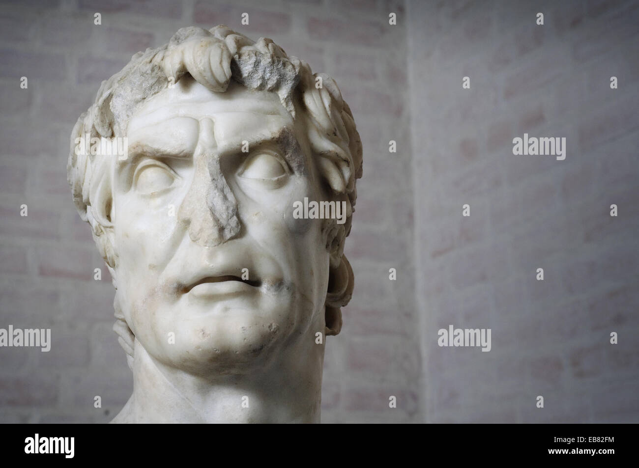 Roman statue no head hi-res stock photography and images - Alamy