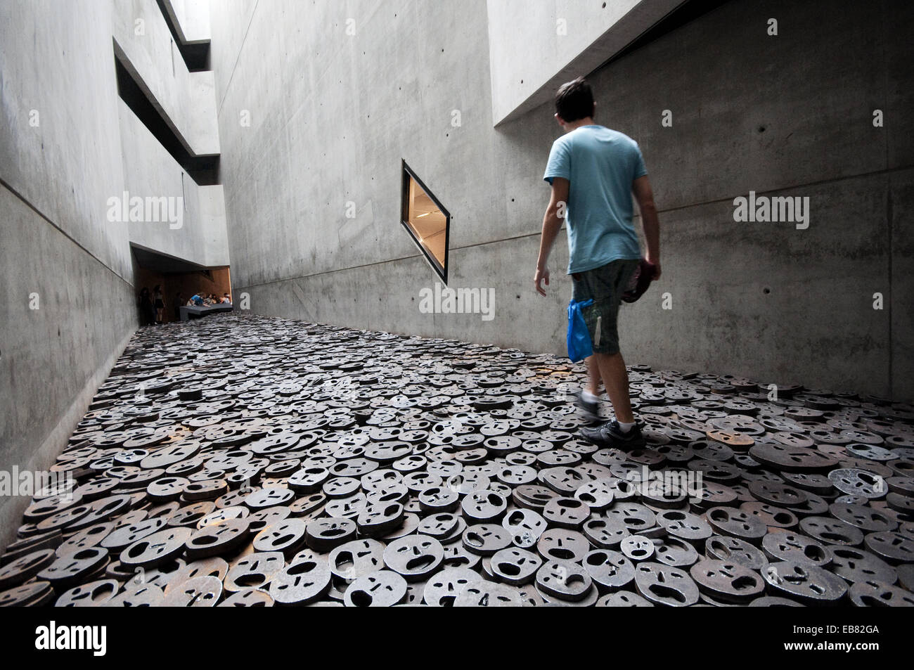 Berlin jewish museum void hi-res stock photography and images - Alamy