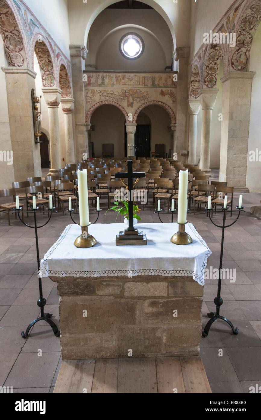 Altar medieval hi-res stock photography and images - Alamy